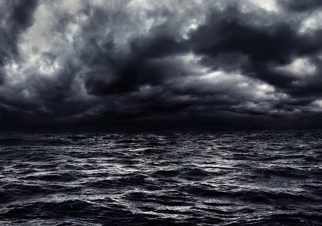 Assista: Tempestade em alto mar leva medo a passageiros de navio ...