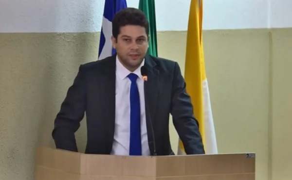 Assista: Vereador de Timon leva tombo ao tentar derrubar boi - Elias ...